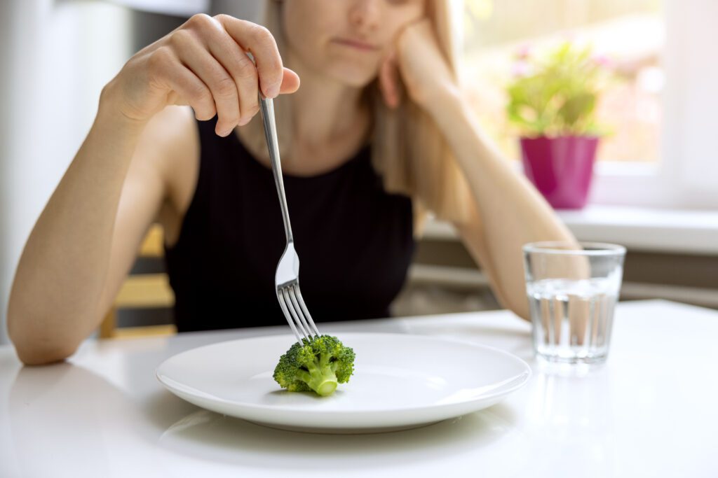 15 avoidant restrictive food intake disorder signs to be aware of ...